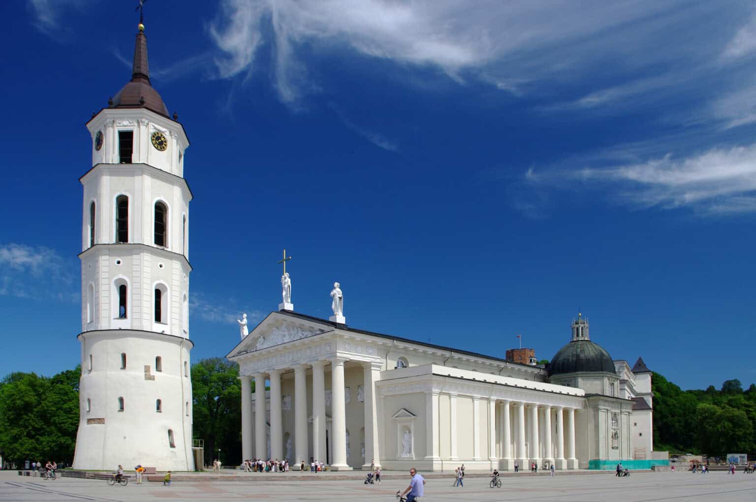 12 top European cities to visit in April - Travel on a Time Budget